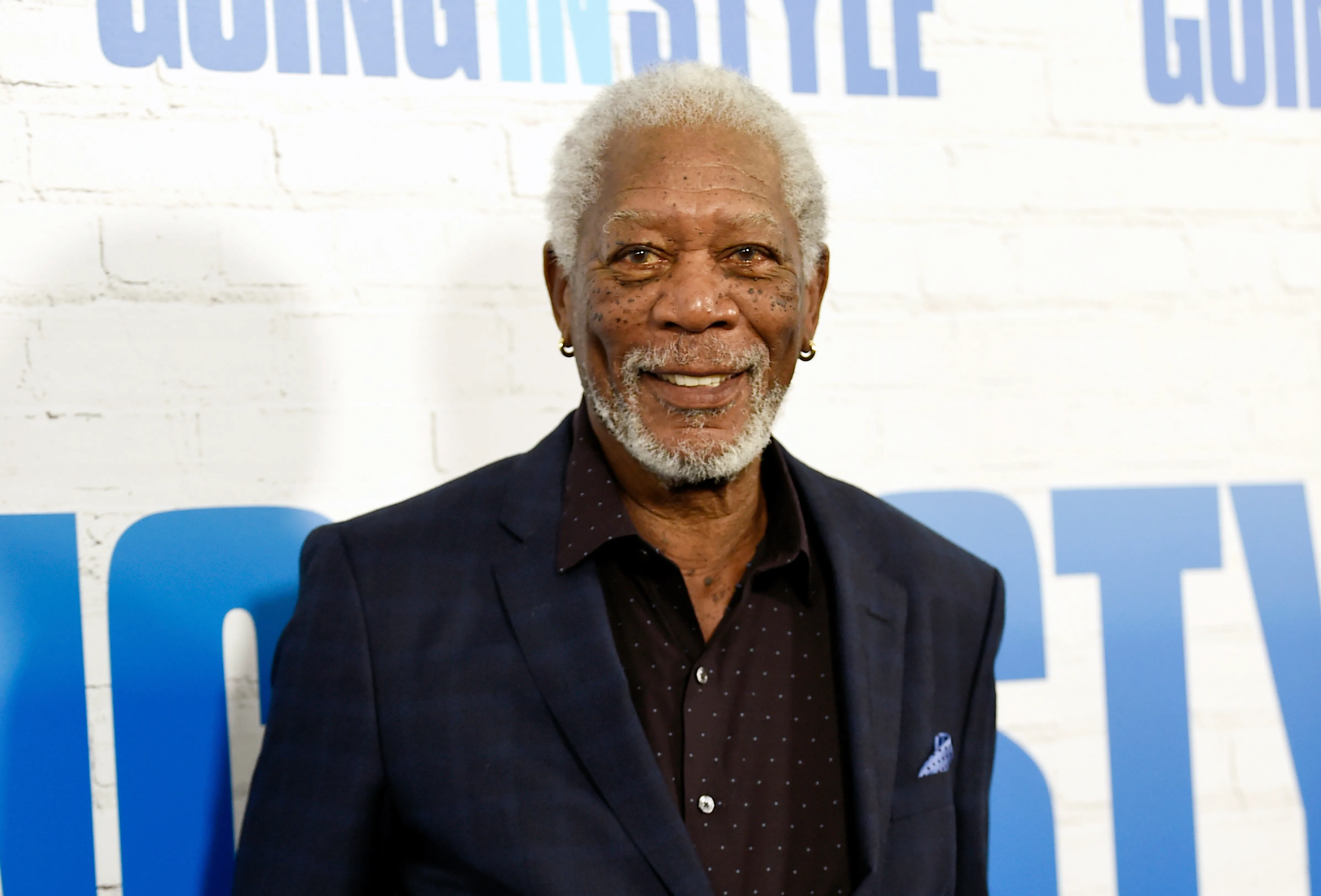 Morgan Freeman Teeth: Veneers, Implants and His Subtle Smile Journey